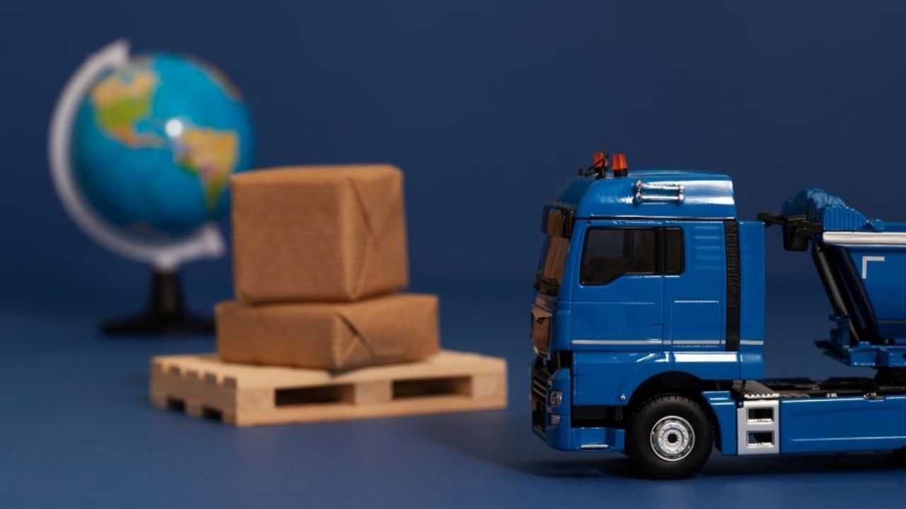 Carriage Paid to Incoterms (CPT): Meaning, Example Pros & Cons